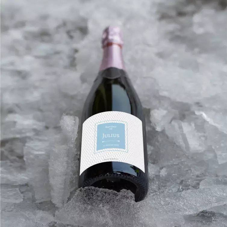 Étiquette personnalisée baptême – Design moderne prénom et fond graphique